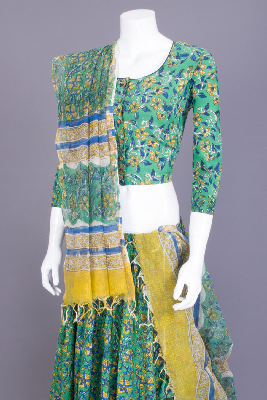 Shop Pure Handloom Sarees Online - Handwoven Fabrics – Avishya.com