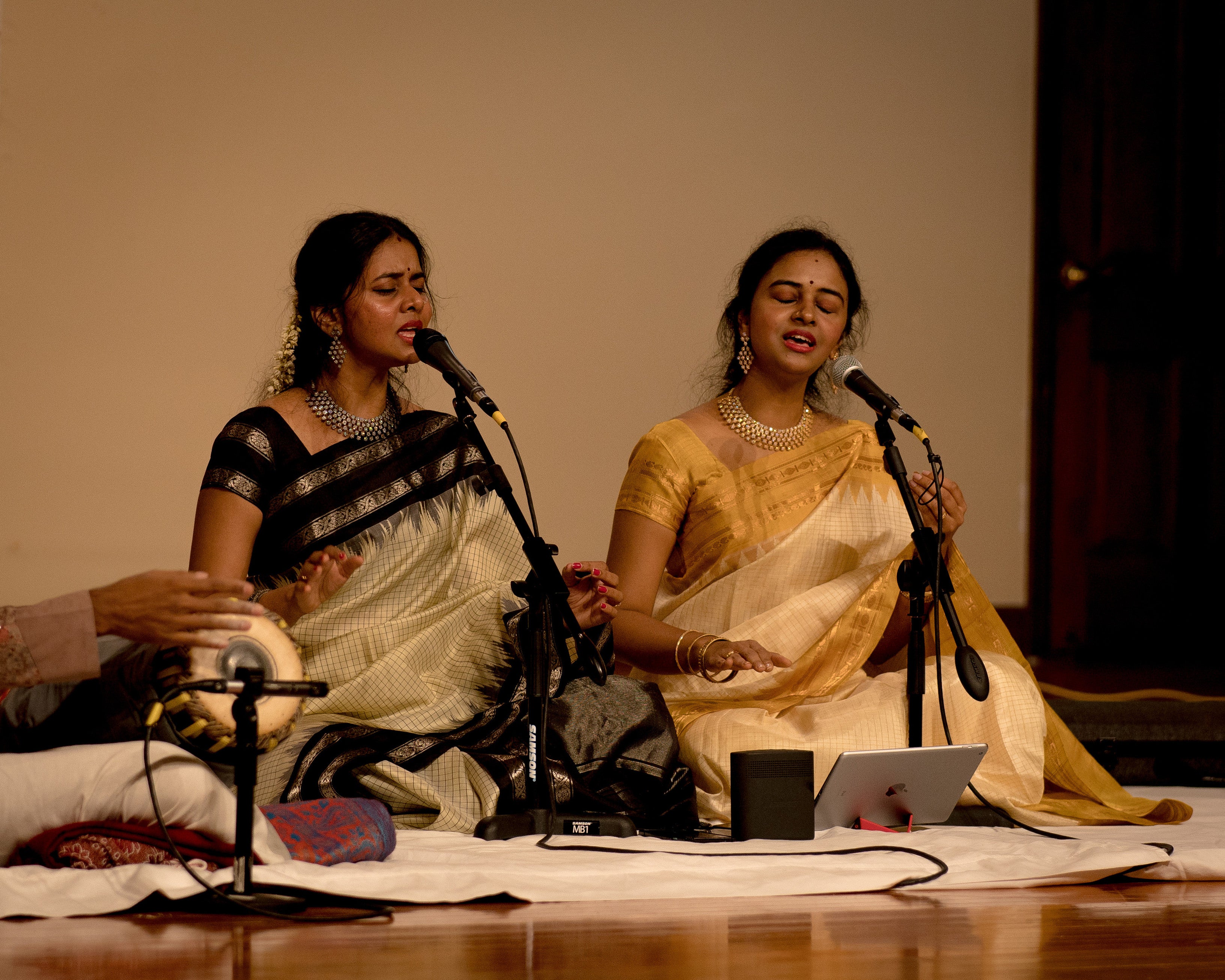 Avishya x AnahitaApoorva – Avishya.com